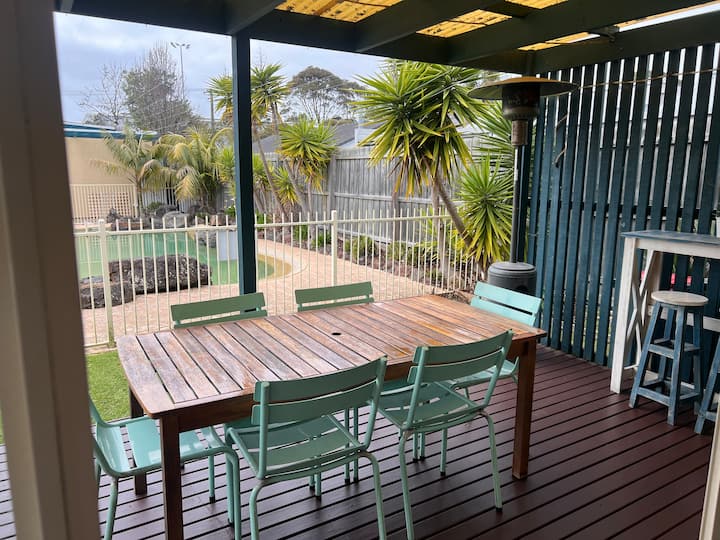 Poolside Holiday Unit, Close To Beach & Shops :) - Phillip Island