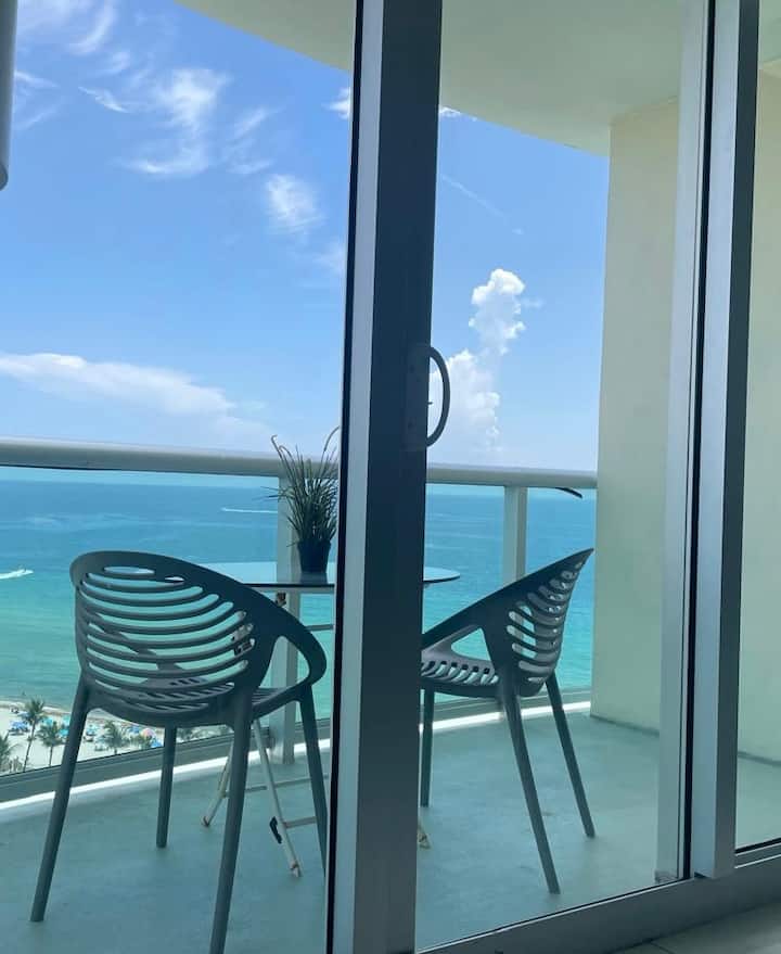 Seaview With Amenities In Hollywood, 15th Floor - Hollywood, FL