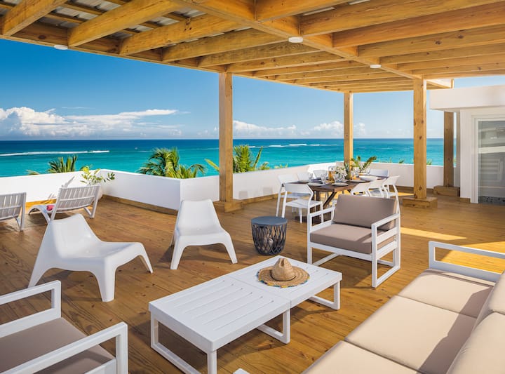 Cabarete Beachfront Penthouse + Rooftop, Sleeps 12 - Cabarete