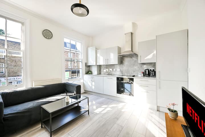 Newly Renovated 3 Bed Flat In London Kings Cross - Camden Town - London