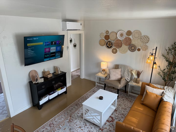 Cozy Glow Bungalow
Minutes To Bsu/airport/downtown - Boise, ID