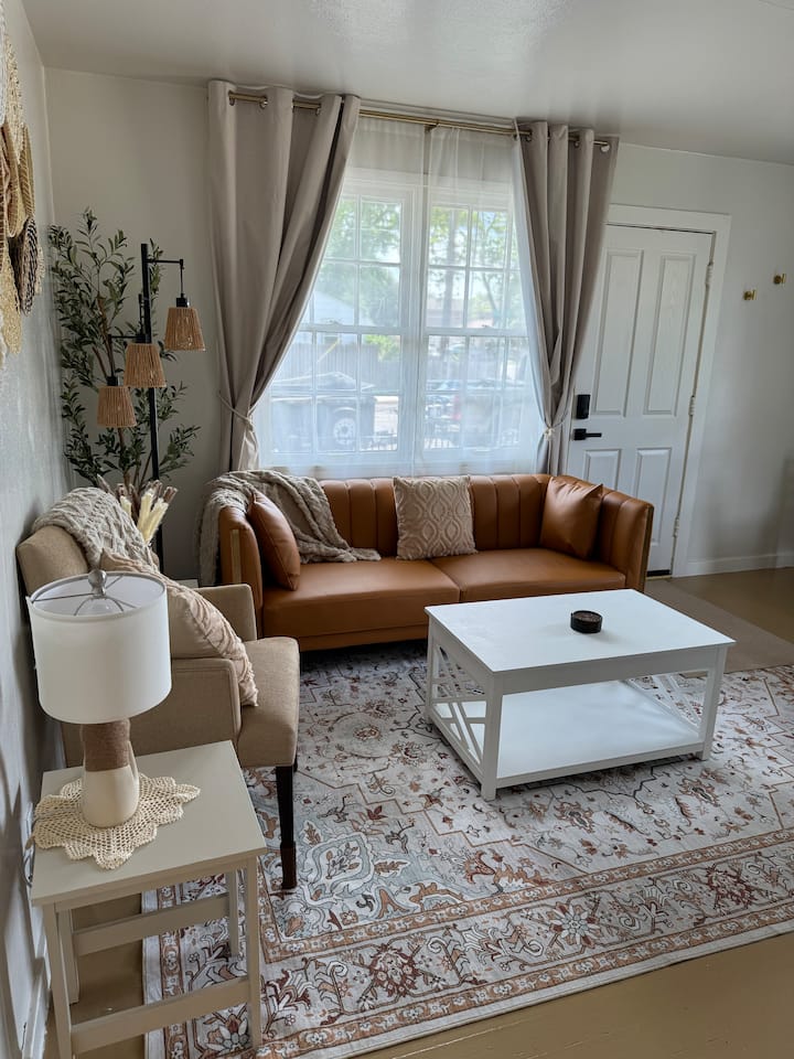 Cozy Glow Bungalow
Close To Bsu/airport/downtown - Boise, ID