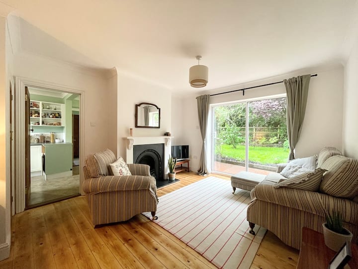 Family Home In Popular Rural Village - Sevenoaks