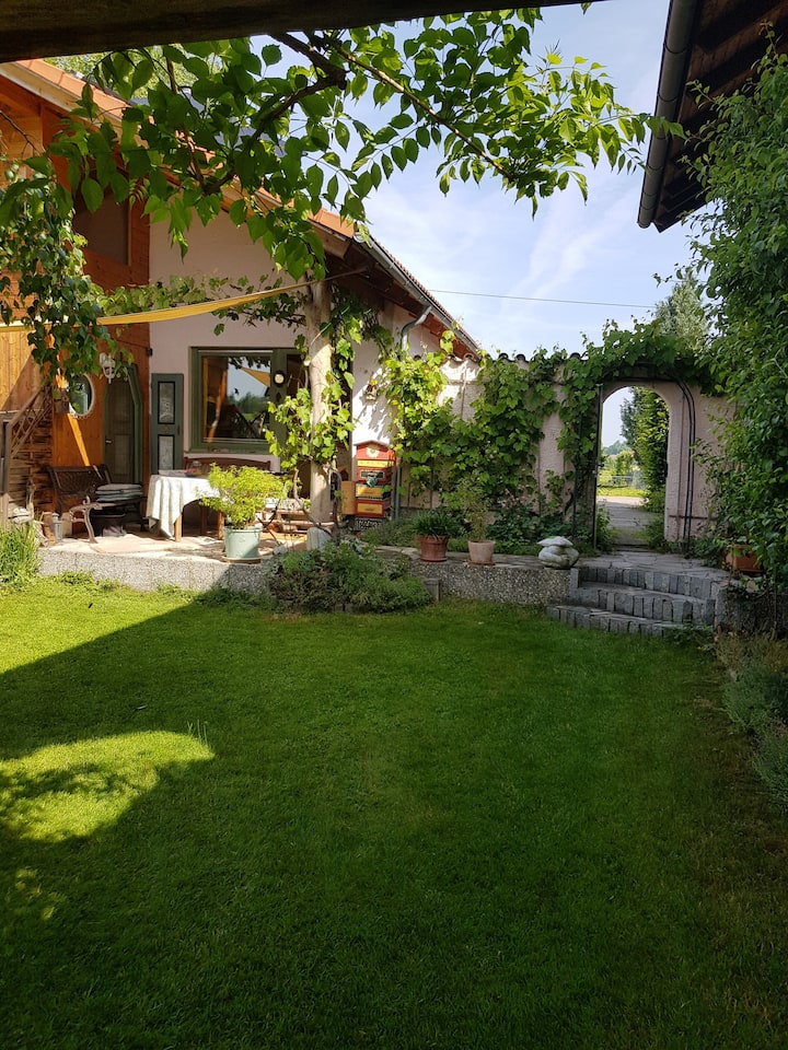 Small Garden House In  Pleasant Surroundings - Kempten
