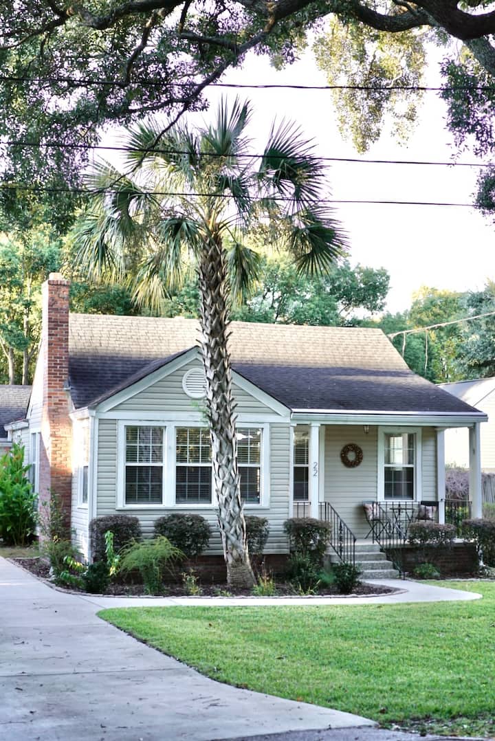 Charming Charleston Home | Oak-lined Walk To Dine - Charleston, SC