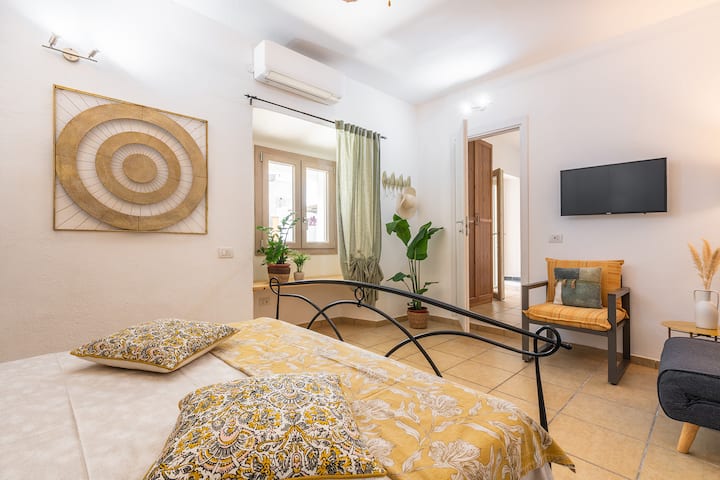 Casa Di Tati, In Centro Con Cortile, Per Famiglie - Villasimius