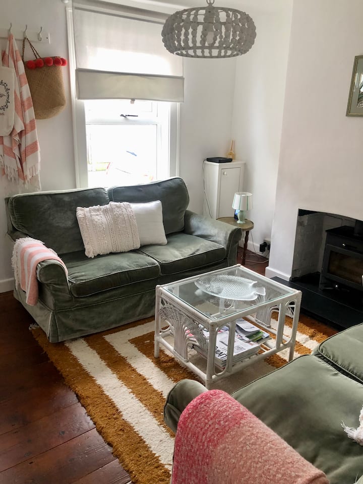 Whitstable Victorian Fisherman's Cottage - 휫츠테이블