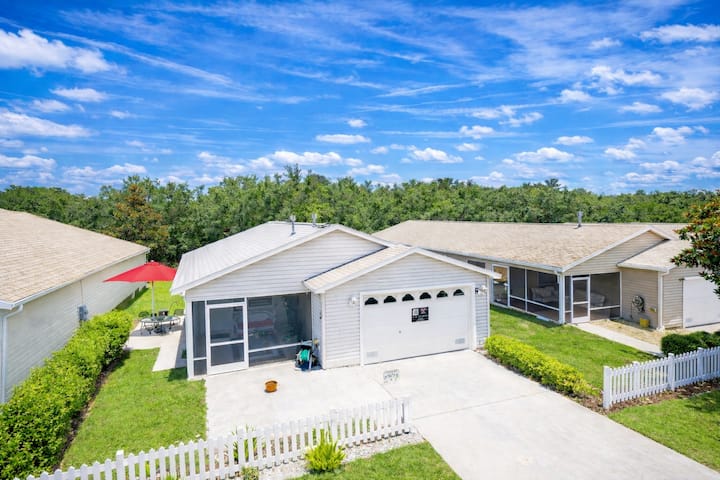 Cozy Home, Right Next Door To Lake Sumter Square! - The Villages
