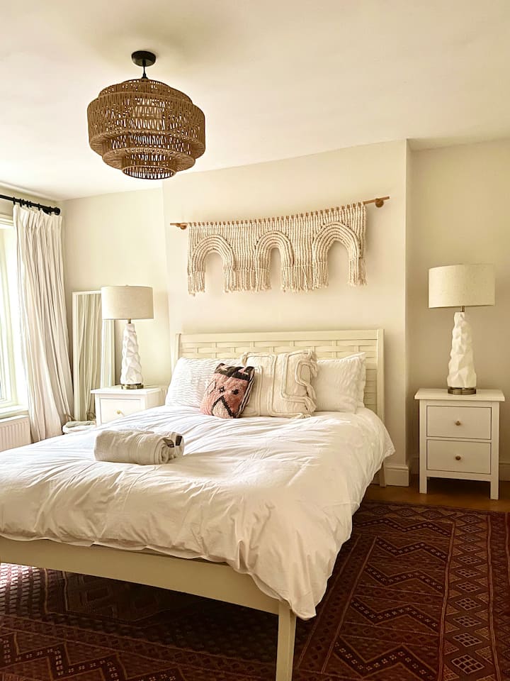 Beautiful Basement Flat 1 Min Walk To Beach. - Westgate-on-Sea