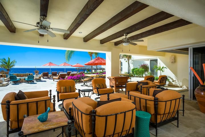 Beachfront Villa Close To Downtown & Great For Large Groups - Cabo San Lucas