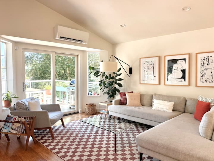 2bd Light Filled House In Amazing Location - Seattle, WA