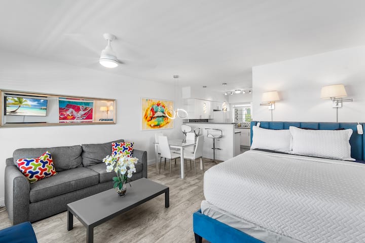 Fun In The Sun Studio (210) - Fort Lauderdale