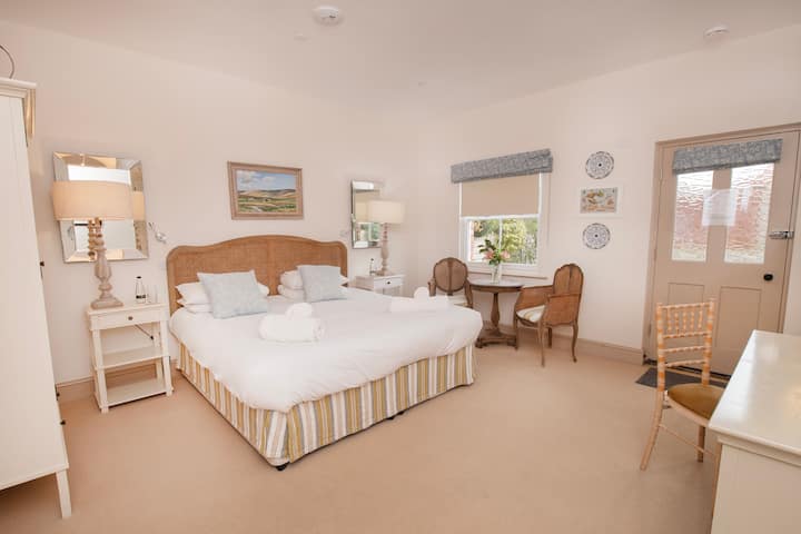 Cosy Double Room With En-suite Bathroom - Selby