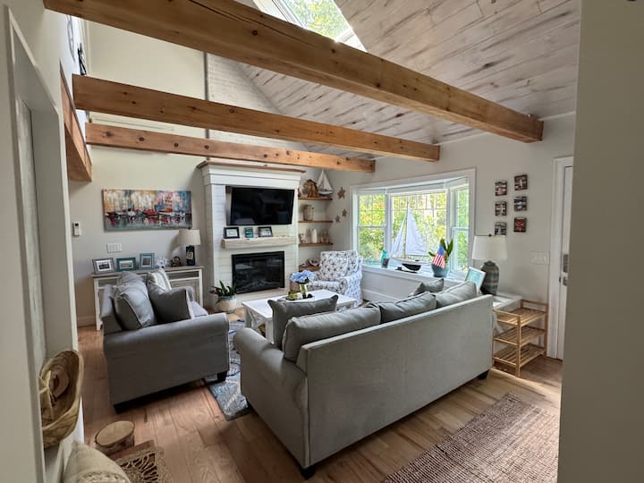 Cape Cod “Sea Of Life” Home - Brewster, MA