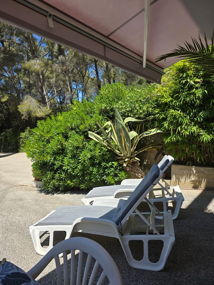 Appartement Spacieux  Sur Les Hauteurs  Du Brusc - Six-Fours-les-Plages