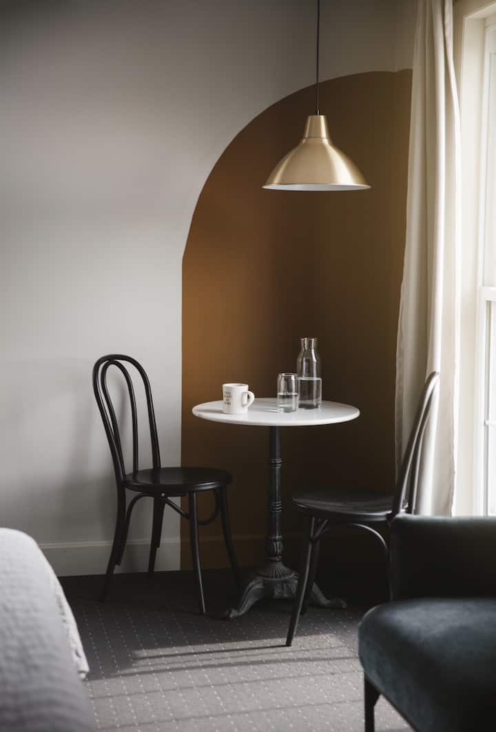 Vinchester Inn | Balcony, King Bed, Boutique Hotel - Hermann, MO