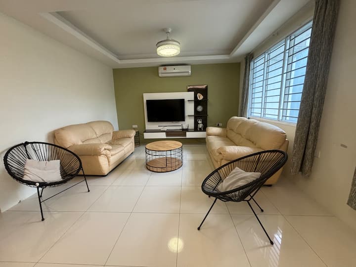 Cozy Homestay @Kumpang 26 Near Swinburne Kuching - Kuching