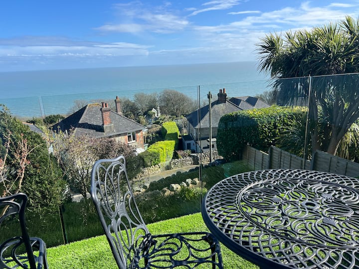 3 Bed House With Large Balcony And Sea Views - Isle of Wight