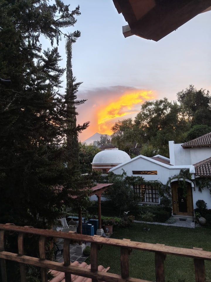 Beautiful Apartment With Spectacular Volcano Views - Antigua Guatemala