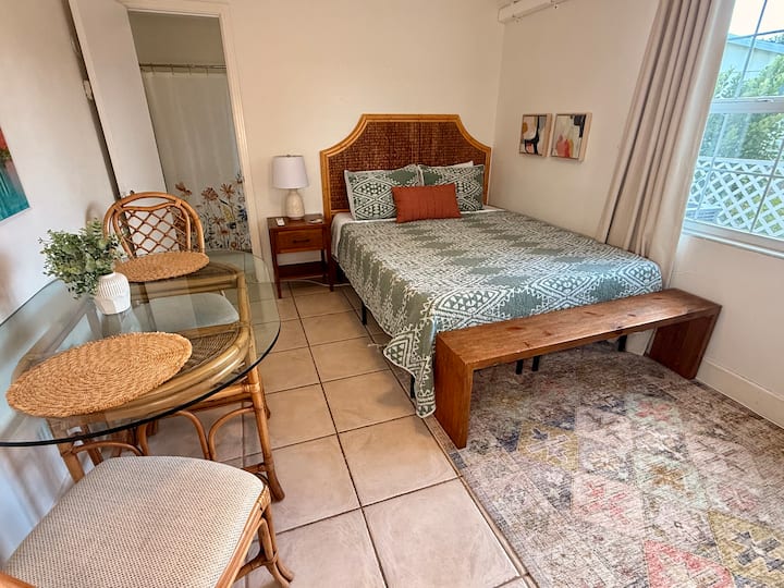 Feel At Home In Our Private Entrance Guest Suite! - Fort Myers, FL