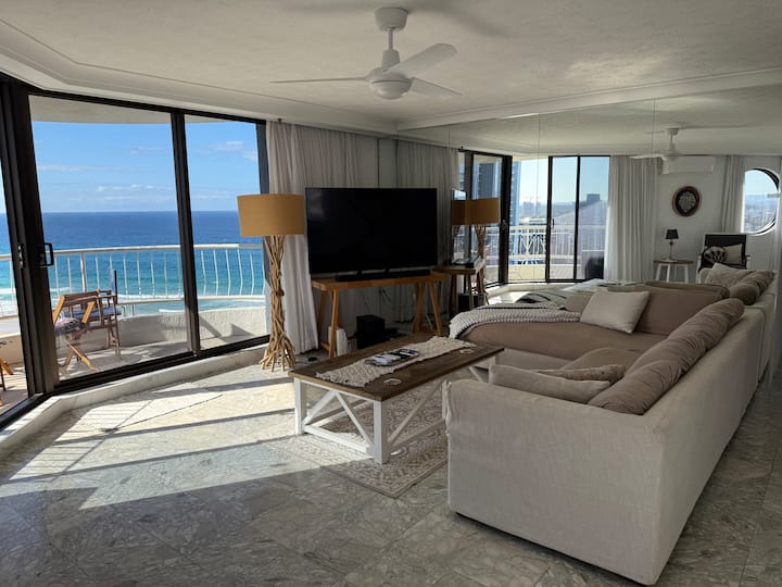 Beachside Escape, Views All Around, Steps To Beach - Gold Coast