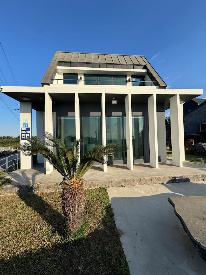 판포포구/바다전망/협재.금능인접/노을명소/제주서쪽 1-2층독채펜션 (구름도 머물다가는펜션) - Jeju-si