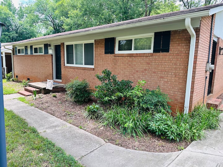Charlotte 3bd Charming Home,minutes From Downtown - Charlotte Douglas Airport (CLT)