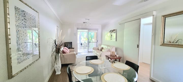 Traquil Garden Apartment. Superb Location. - South Perth
