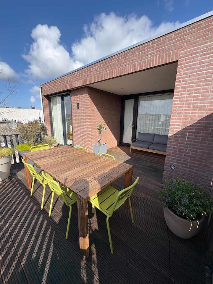 Stylish 160m2 Family House | Skyline Roof Terrace - Den Haag