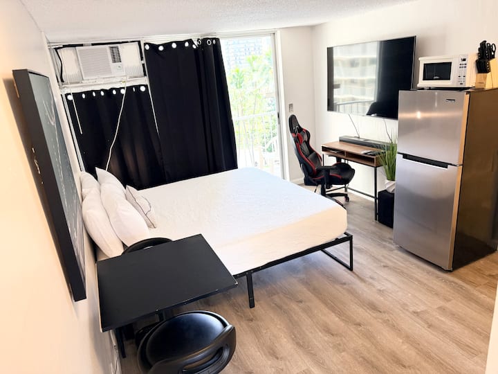 Free Parking Modern Studio Waikiki 9th Floor - Honolulu, HI