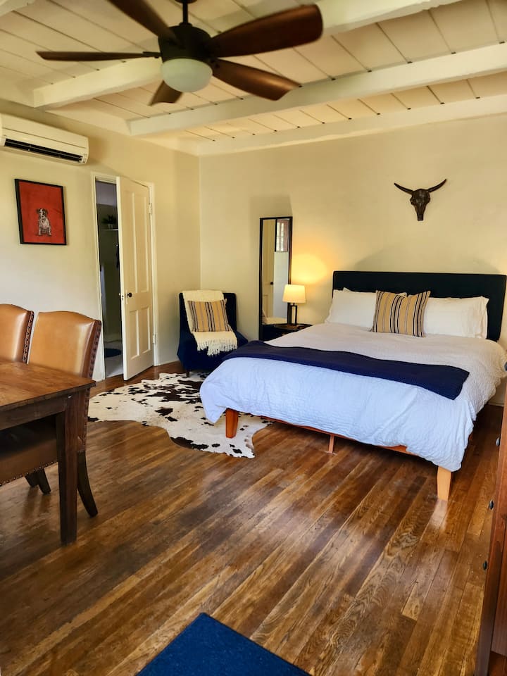 Quiet 1906 Studio Retreat With Wild West Charm - Tucson
