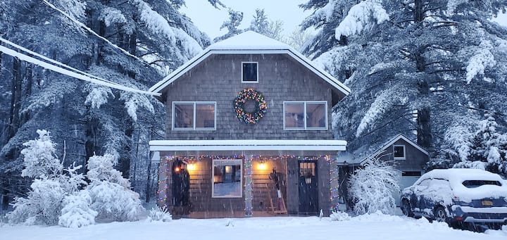 Charming 3 Br 2 Ba Home, One Block From Downtown - Lake Placid, NY
