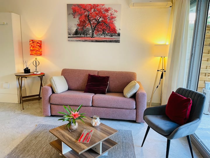Spacious Apartment With Garden Terrace Close To Beaches, Shops, Town Center - Juan-les-Pins