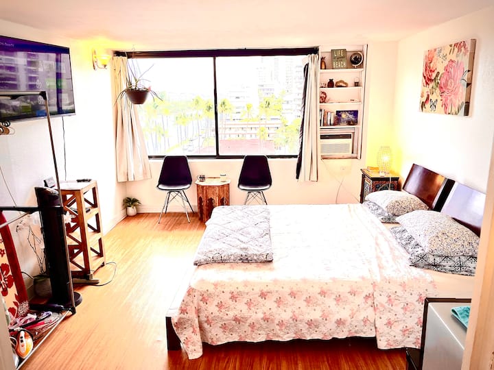 No Cleaning Fee King Bed  Heart Of Waikiki - Honolulu