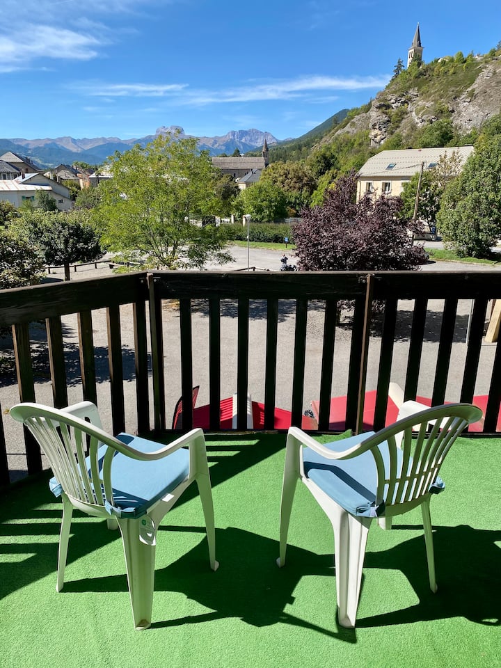 Studio, Grand Balcon Sud Ouest Face Aux Montagnes - Jausiers