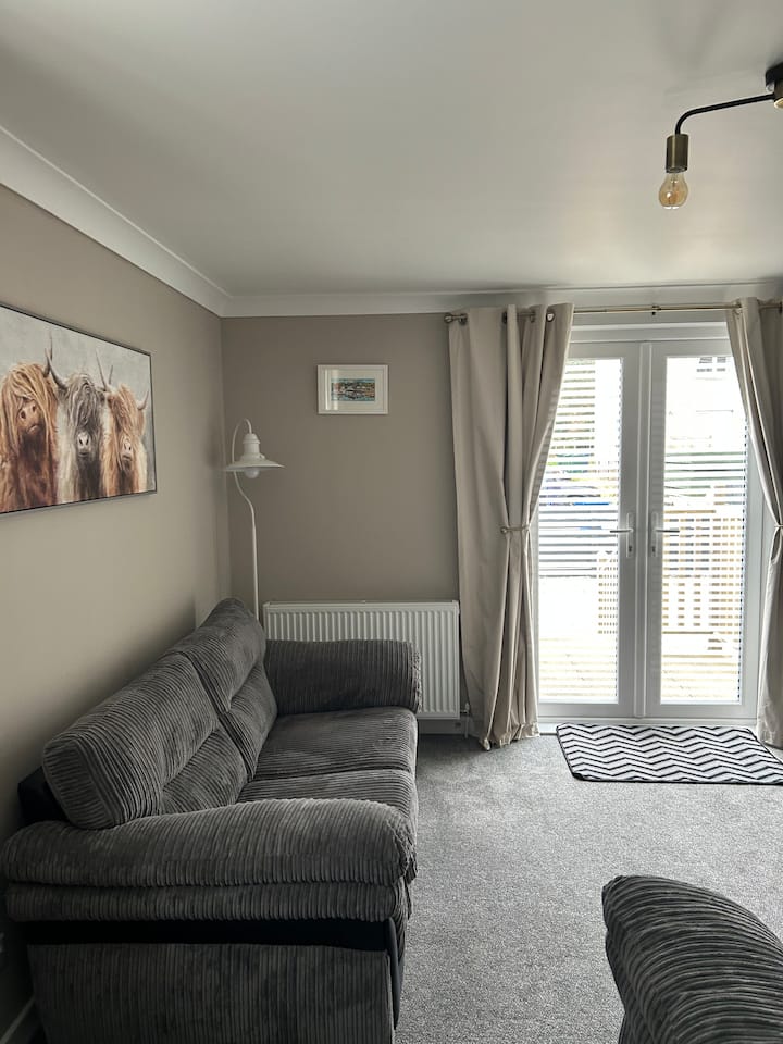 Oban Modern 2 Bed Flat, Private Parking & Garden - Oban