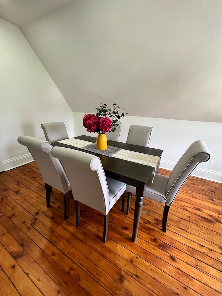 Cozy King Suite In Friendship | Near Cmu & Pitt - Pittsburgh