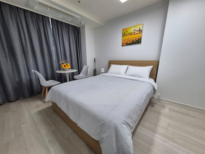 85/해운대바다 1분/ 리뉴얼된깨끗한숙소/ 짐보관가능/ 풀옵션/ 넷플릭스/출장환영 - Busan