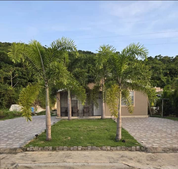 Jah Casa Tu Casa - Montego Bay