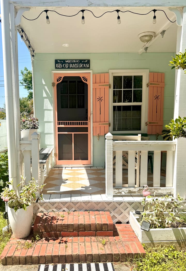 This Old Beach House Llc, 3 Blocks To Beach - Virginia Beach, VA