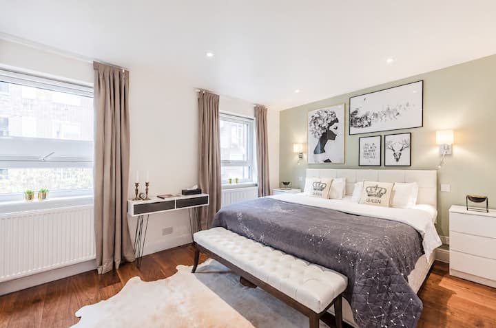 West-end Fashion Designer Sensational  Family Home - London