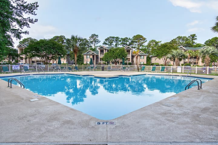 10th Hole True Blue, Ground Floor 2br, Pool - Pawleys Island, SC