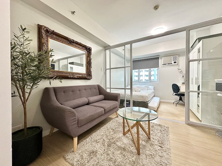 Stylish Condo Unit W/ Wifi 50mbps, Netflix,disney+ - Quezon City