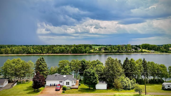 𝗧𝗛𝗘 𝗥𝗜𝗩𝗘𝗥𝗛𝗢𝗨𝗦𝗘 - Your Vacation Home In Pei ! - 愛德華王子島