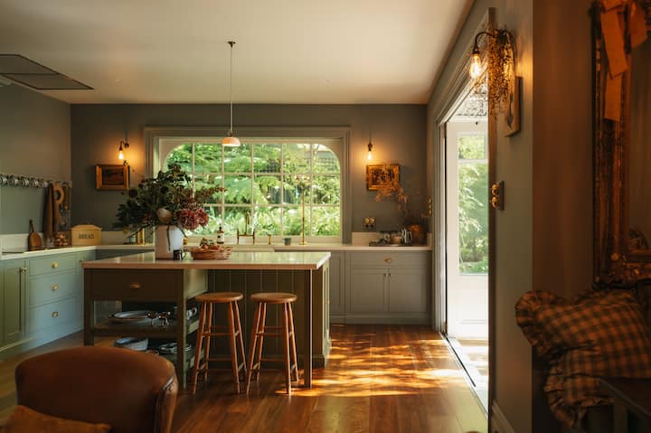 1800s Cottage • 3 Bath • Fireplace • Hobart Cbd - Australia