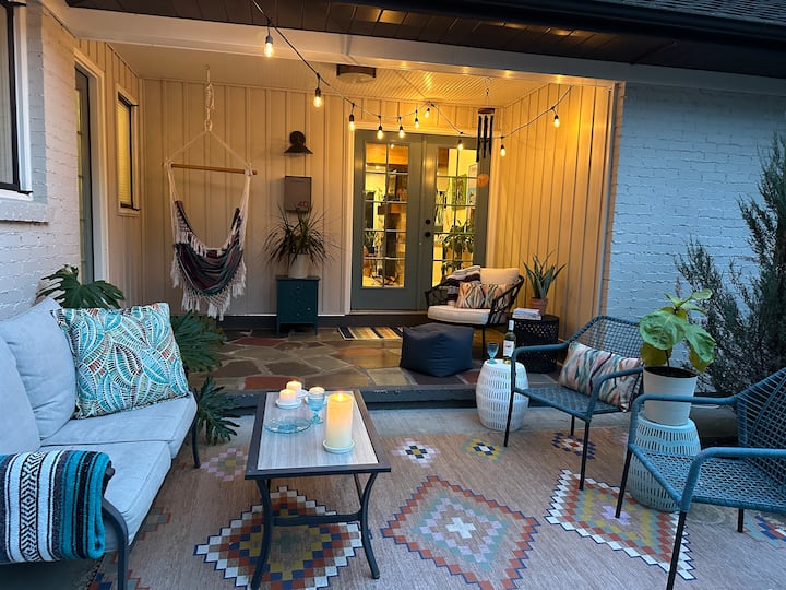 Bright & Airy, Open Concept Downtown Home - Saratoga Springs, NY