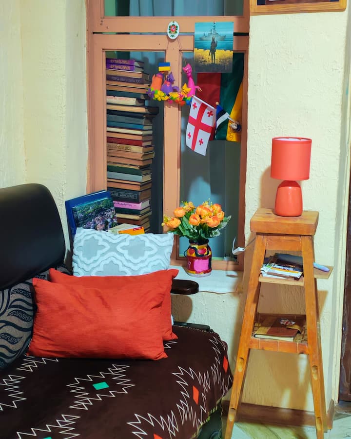 Cozy Apartment In 2 Min Walk To The City Centre - Kutaisi