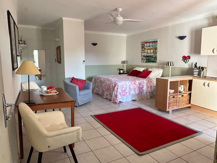 Studio Côté Cour Près Du Port De Mèze - Mèze