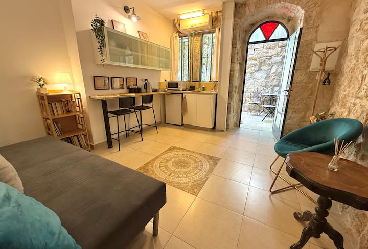 A Garden Apartment In Nahalat Shiv'a Neighborhood! - Bethlehem