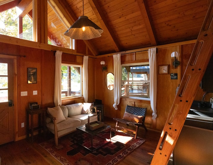 Wind Mountain Ranch | Standard Cabin 6 - Carson, WA